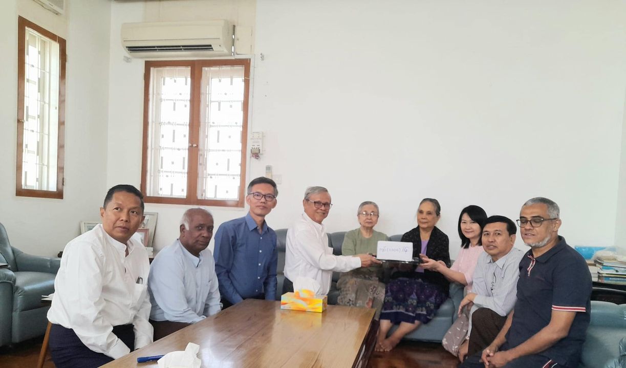Major Donor : Daw Myint Myint (C69) – HlaMin